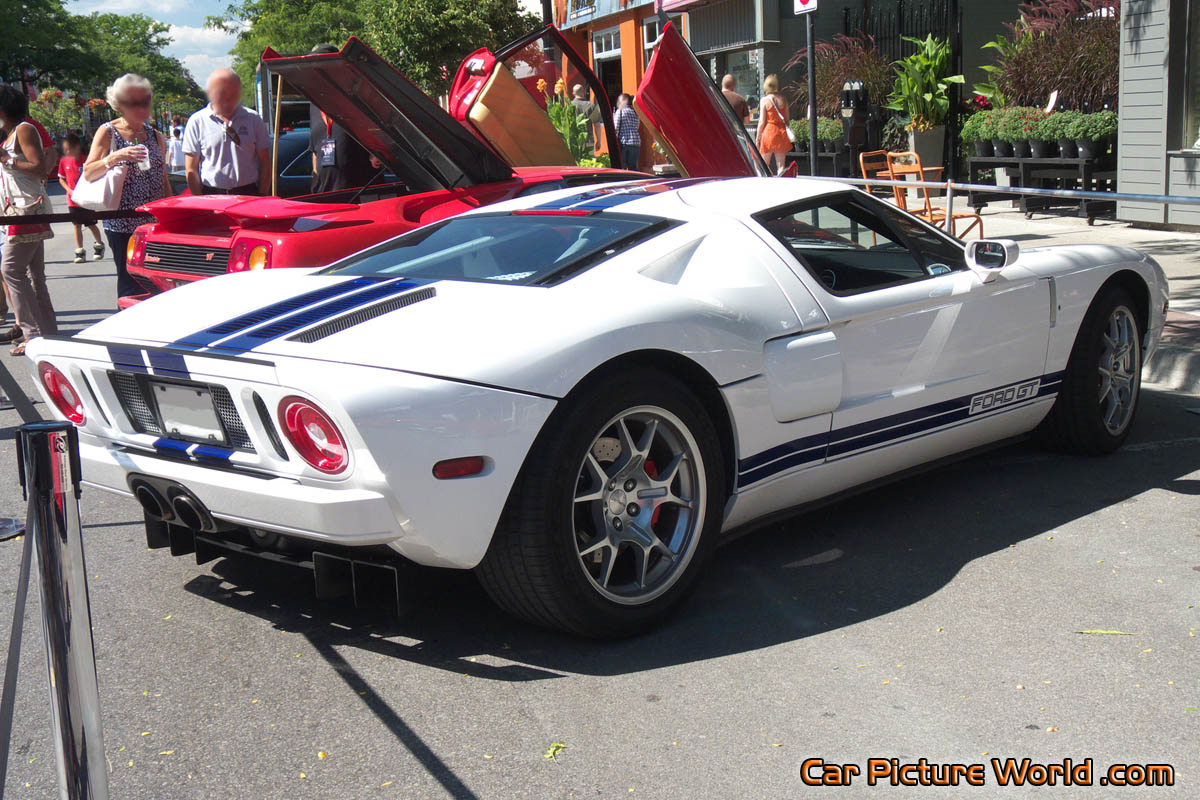 Ford GT-Rear Right Picture