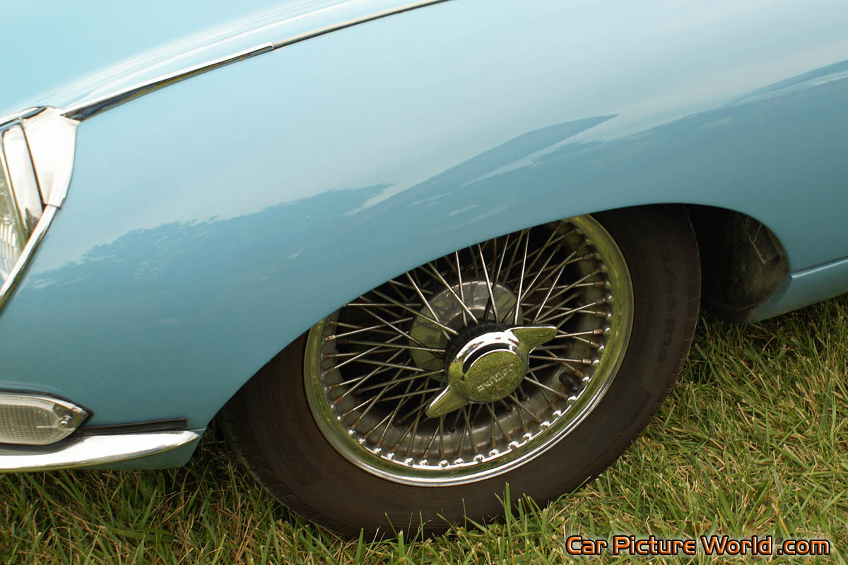 1967 Jaguar XK-E Wire Wheel