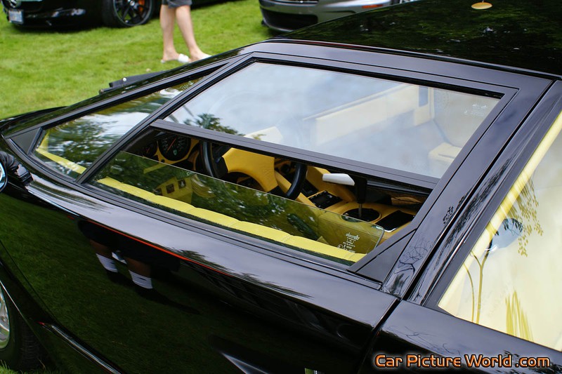 25th Anniversary Countach Side Window