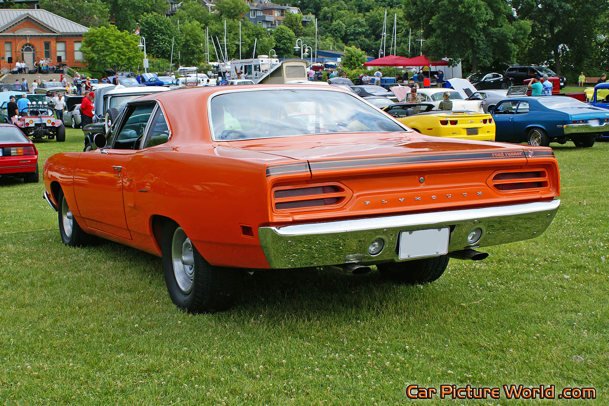 1970 440 6BBL Road Runner Rear Left