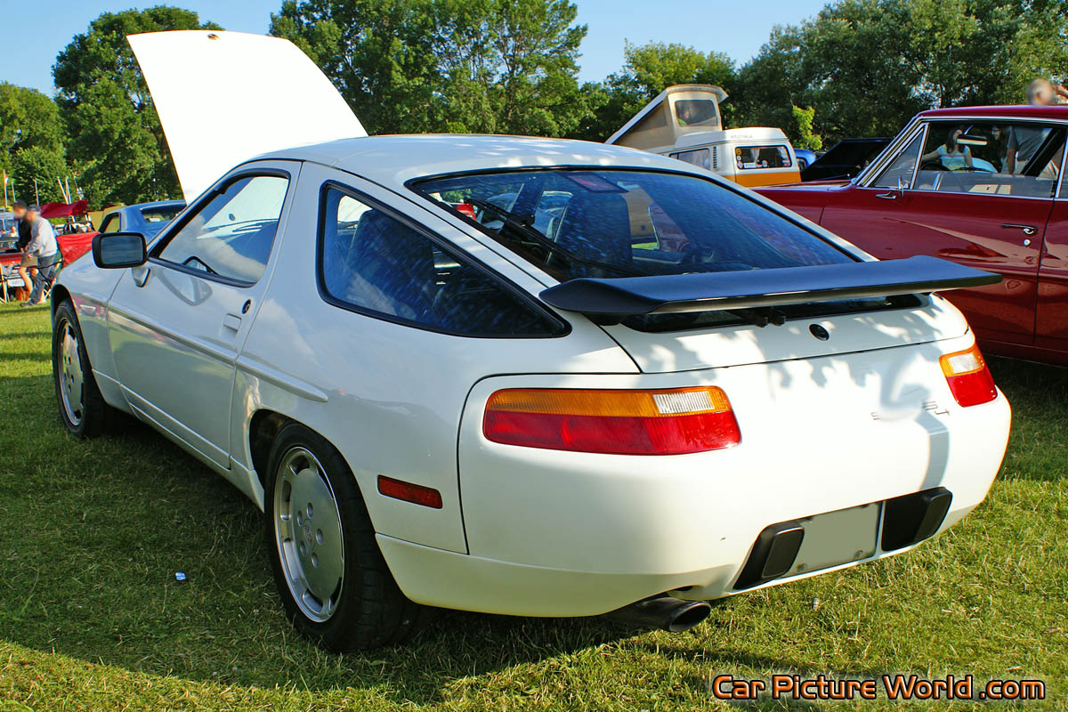 1987 928 S4 Rear Left Picture